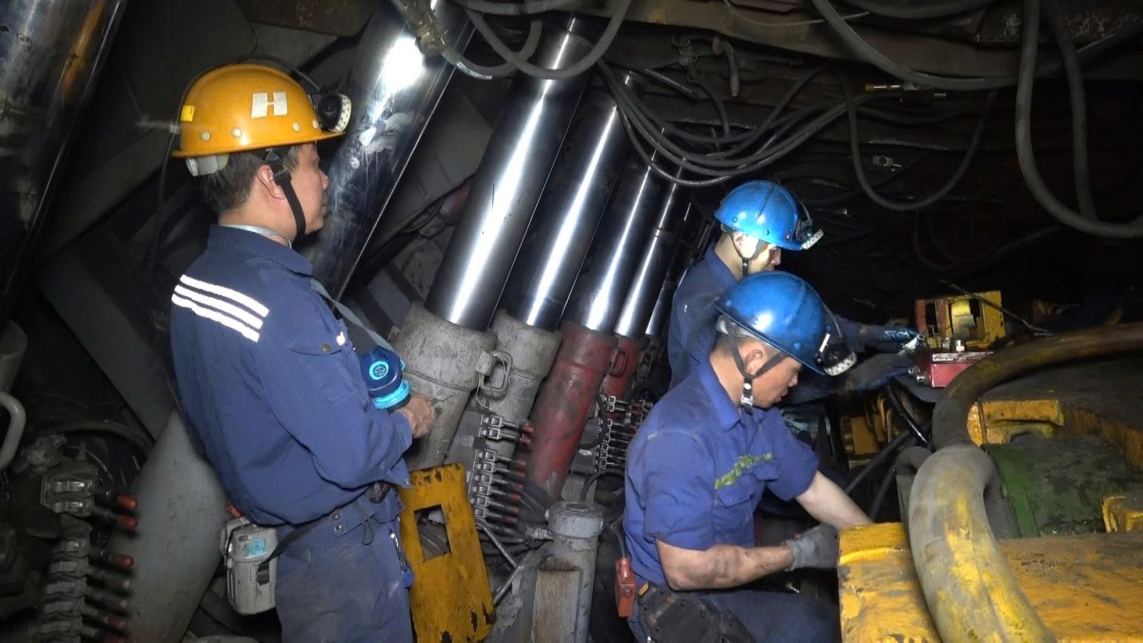 Phân xưởng Cơ giới hóa số 1: Lá cờ đầu trong hành trình hiện đại hóa của Than Dương Huy